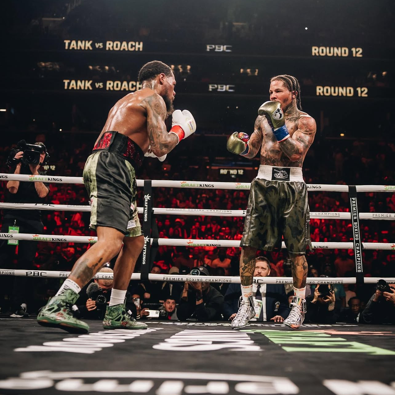 Davis-Roach Scorecards: Challenger Came Close to a Shocking Upset ...