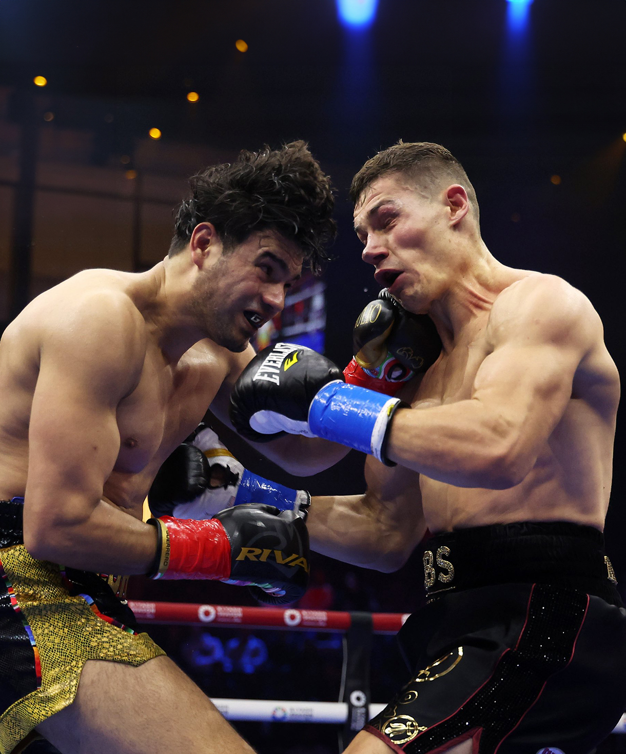 Zurdo Becomes WBA and WBO Heavyweight Champion - Ready To Fight