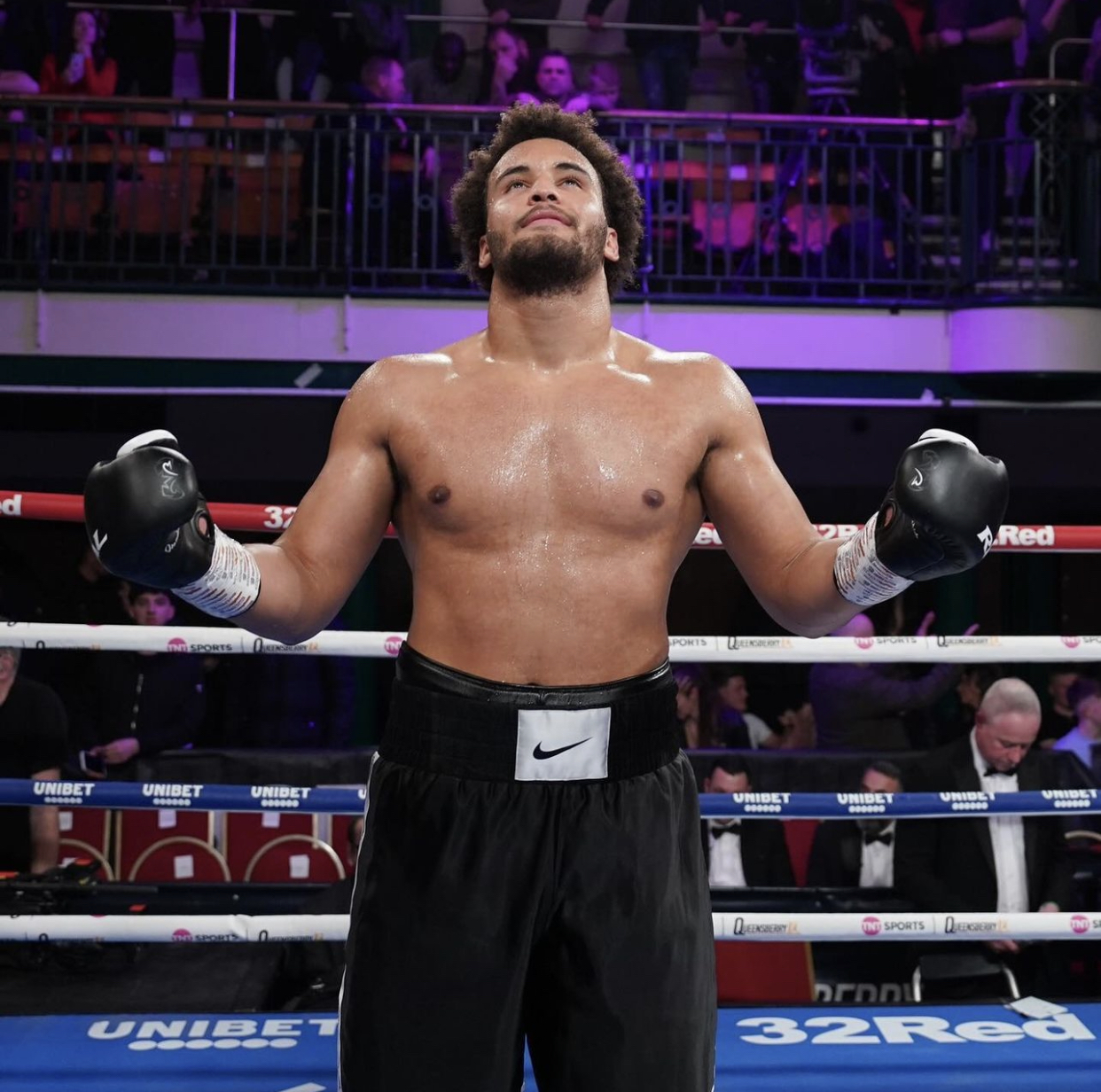 Itauma Secures Early Victory in the First Round - Ready To Fight