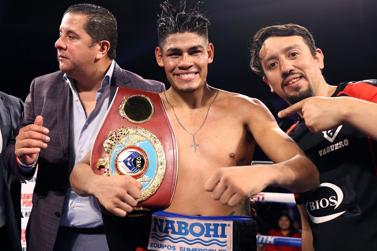 Navarrete's Knockout Comeback: Eyeing the Lightweight Crown in 2024 ...