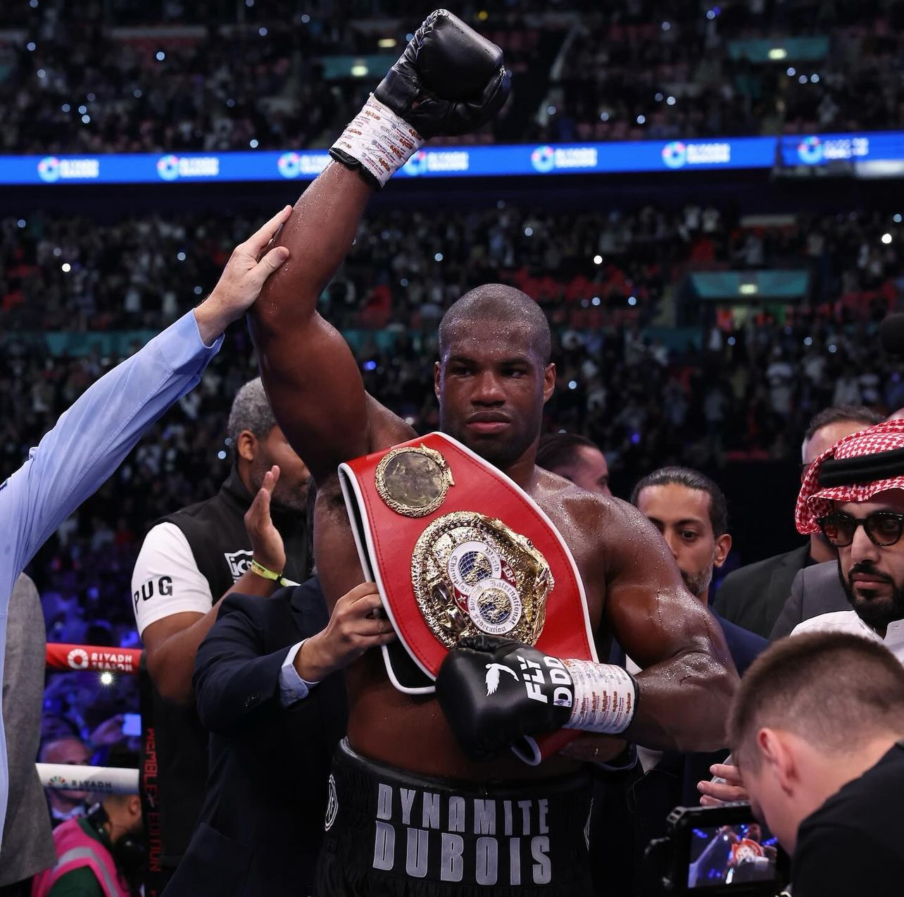 Dubois Upset, Munguia and Walsh Victorious: Key Fight Results of the ...