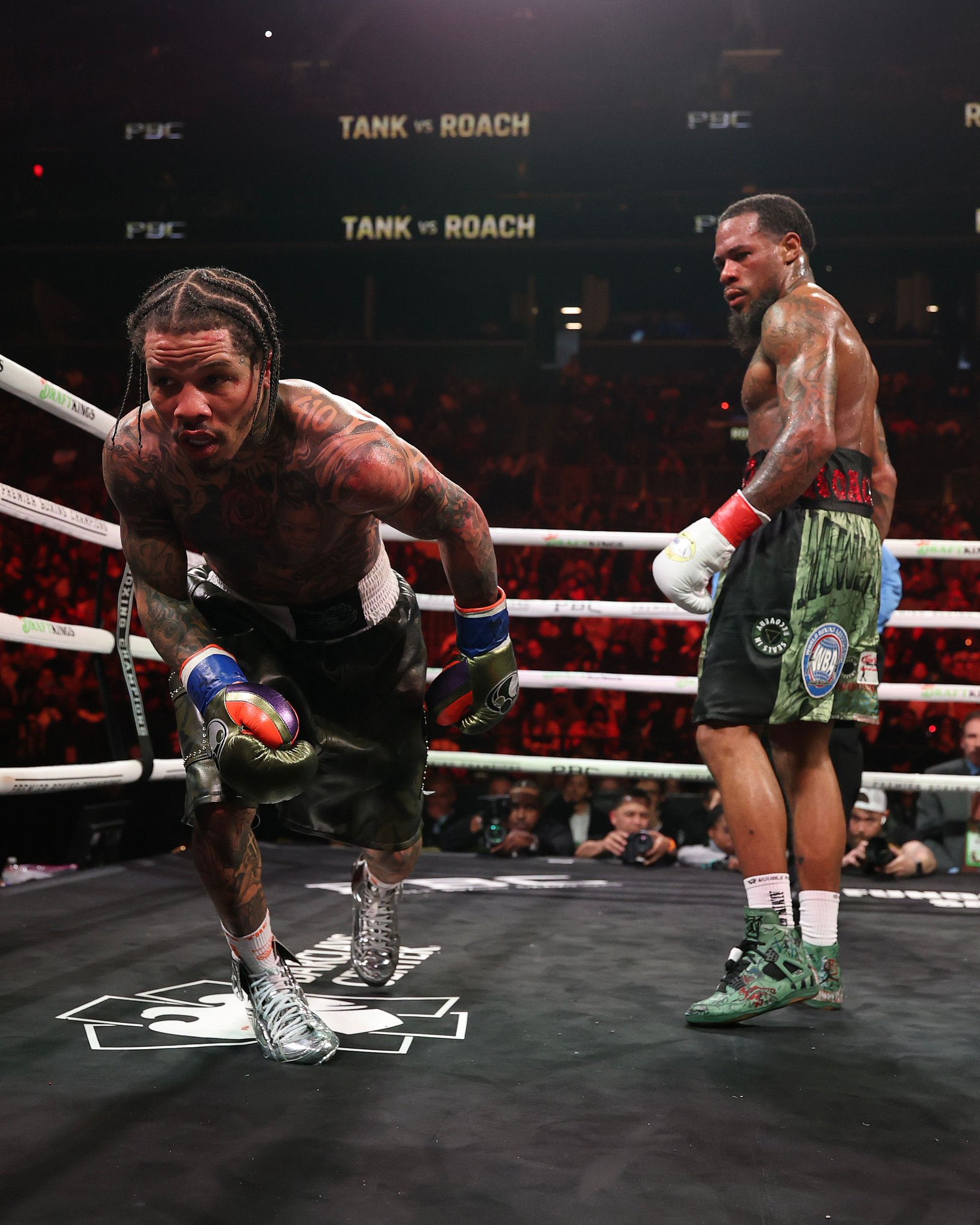 Gervonta explicó por qué se arrodilló en el combate contra Roach Jr ...