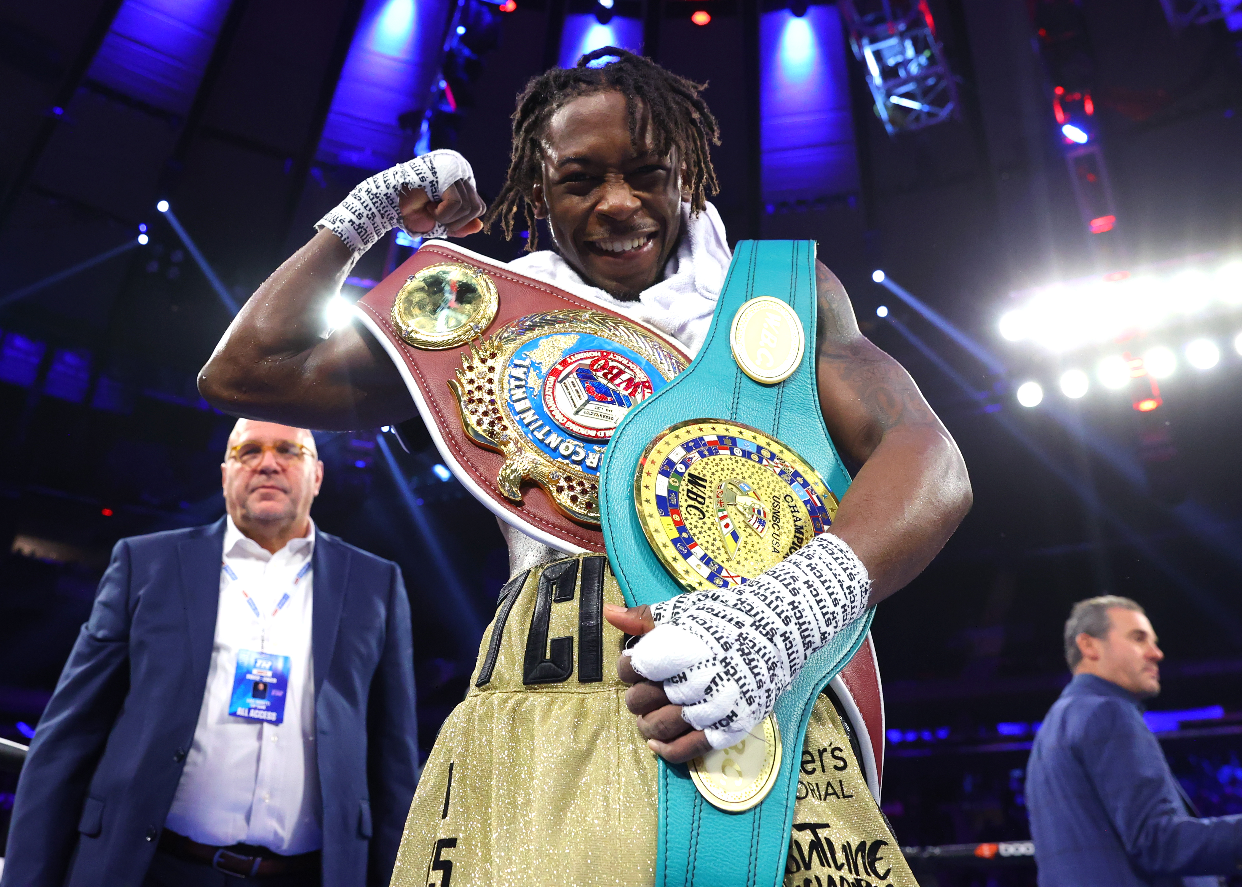 Davis Calls Out British Prospect for a Fight in England - Ready To Fight