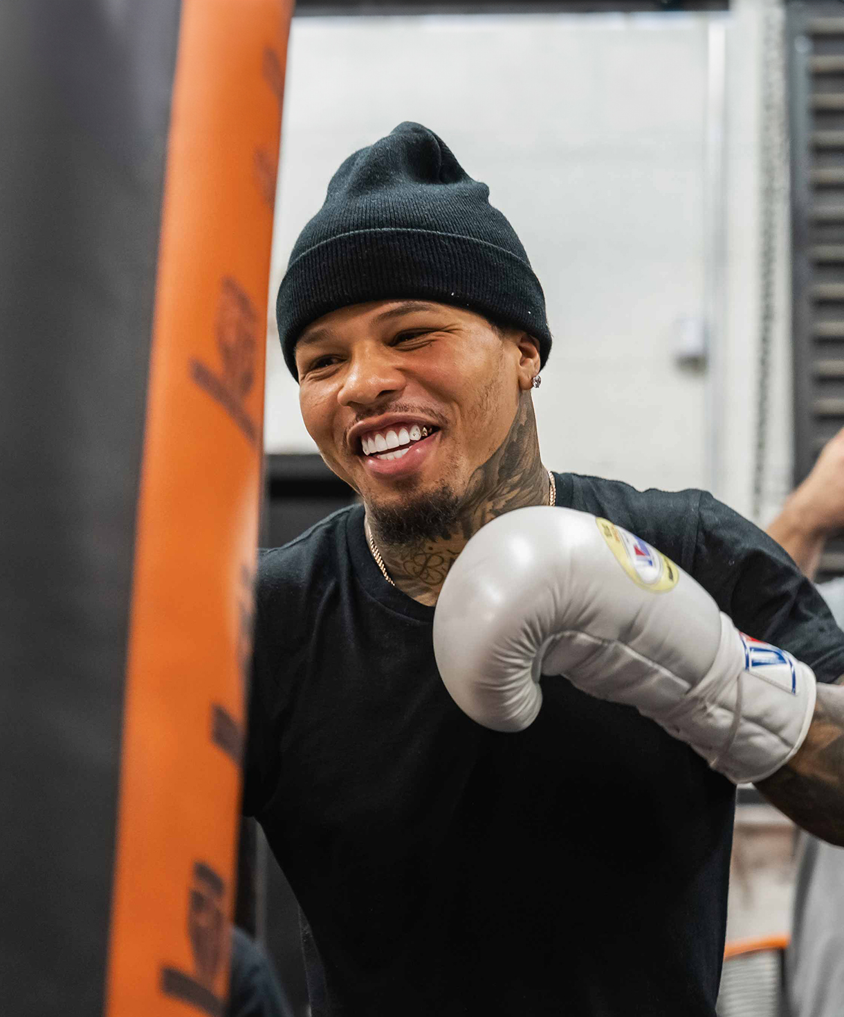 Davis’ Trainer Doubts Oleksandr Usyk’s Legacy - Ready To Fight